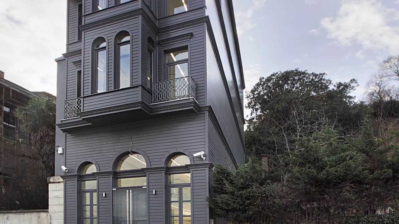 Wooden Istanbul house converted into a new office for Turkish tinned ...