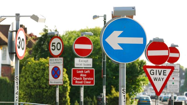 Reading the signs - Dezign Ark